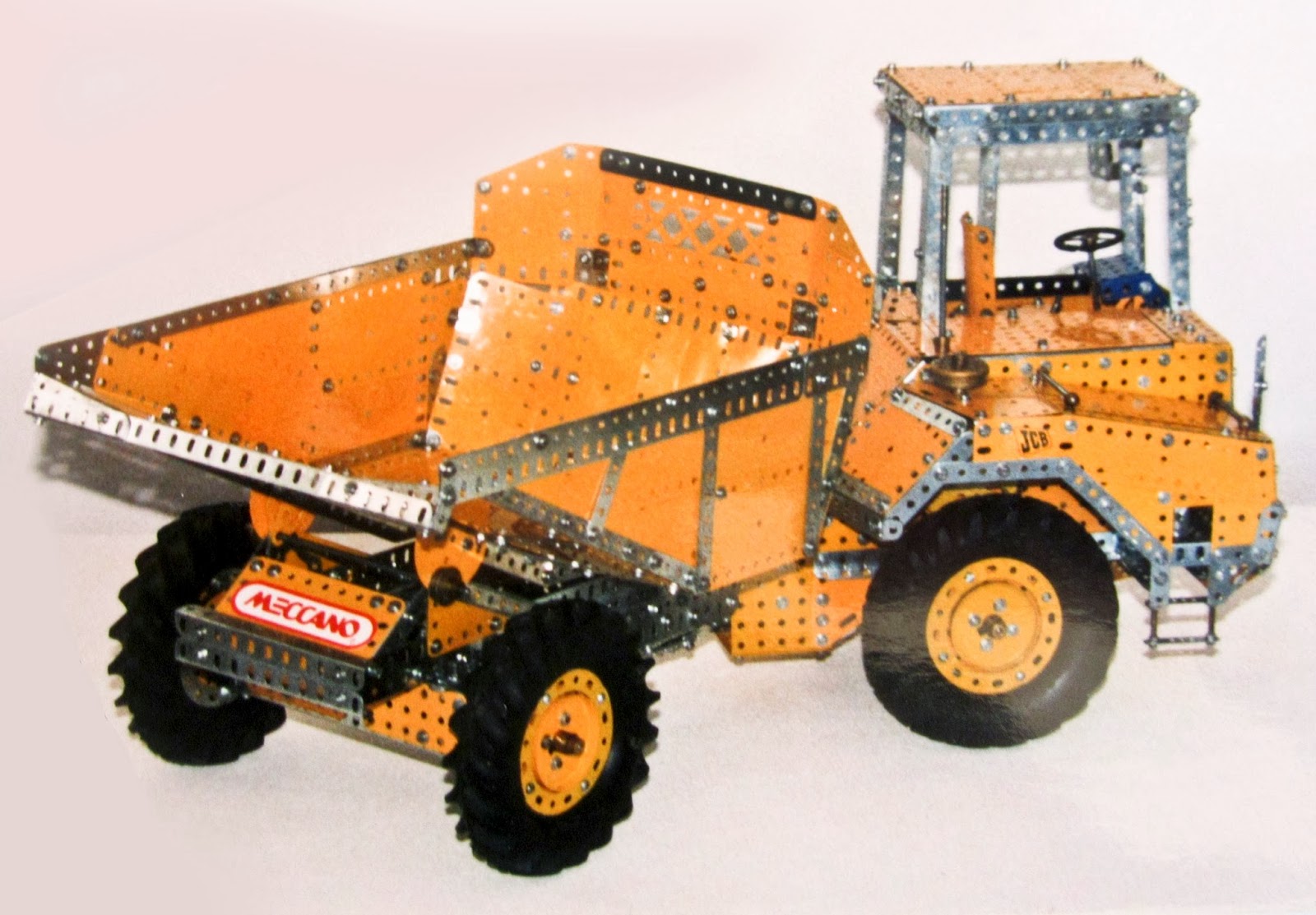 Ralph and Sue's Meccano News: 10 Set Model? - No, Number 10 Set Model!