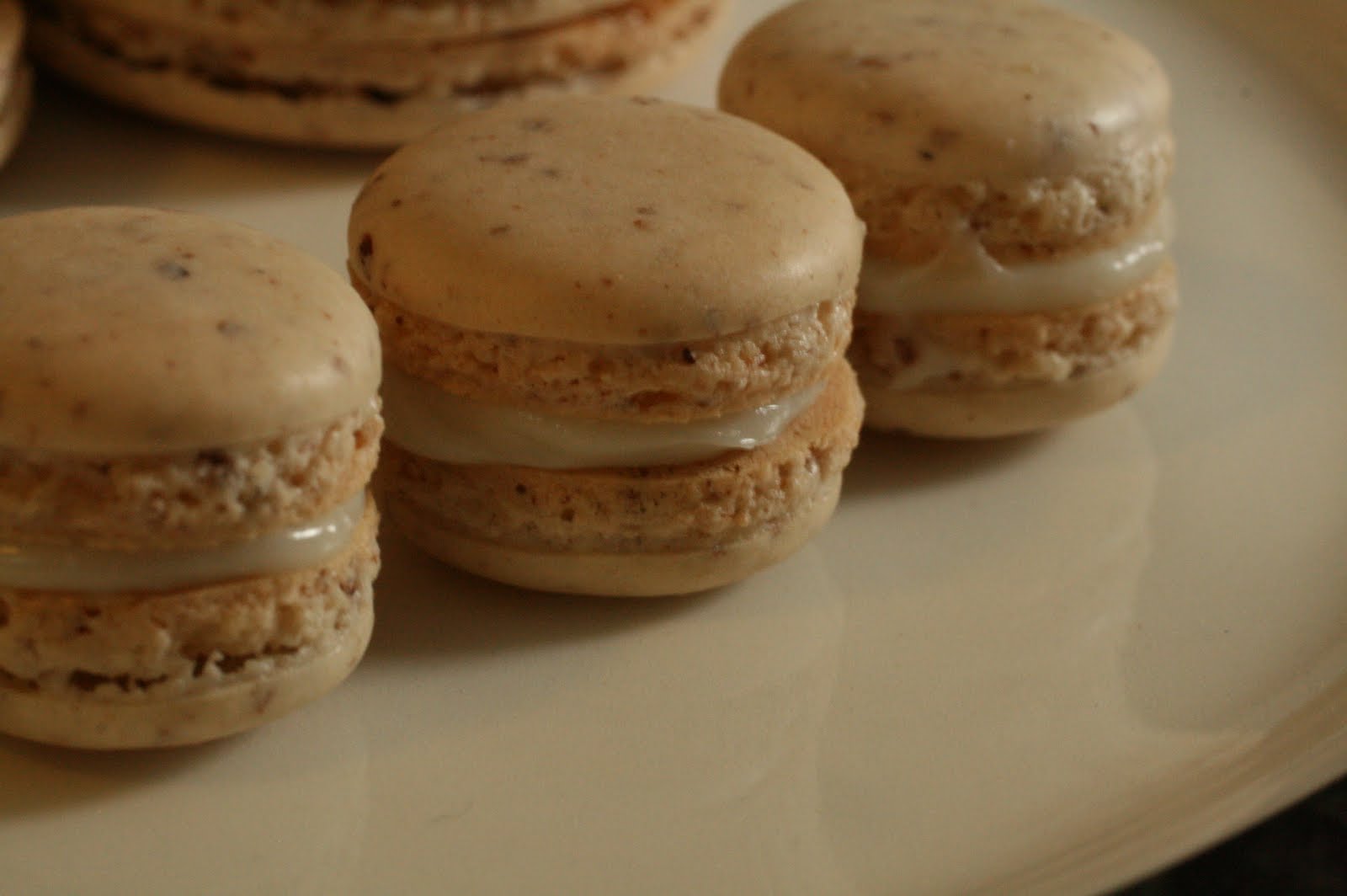 Foodie Yoodie.: Le Patisserie Macaron : Baby Macarons