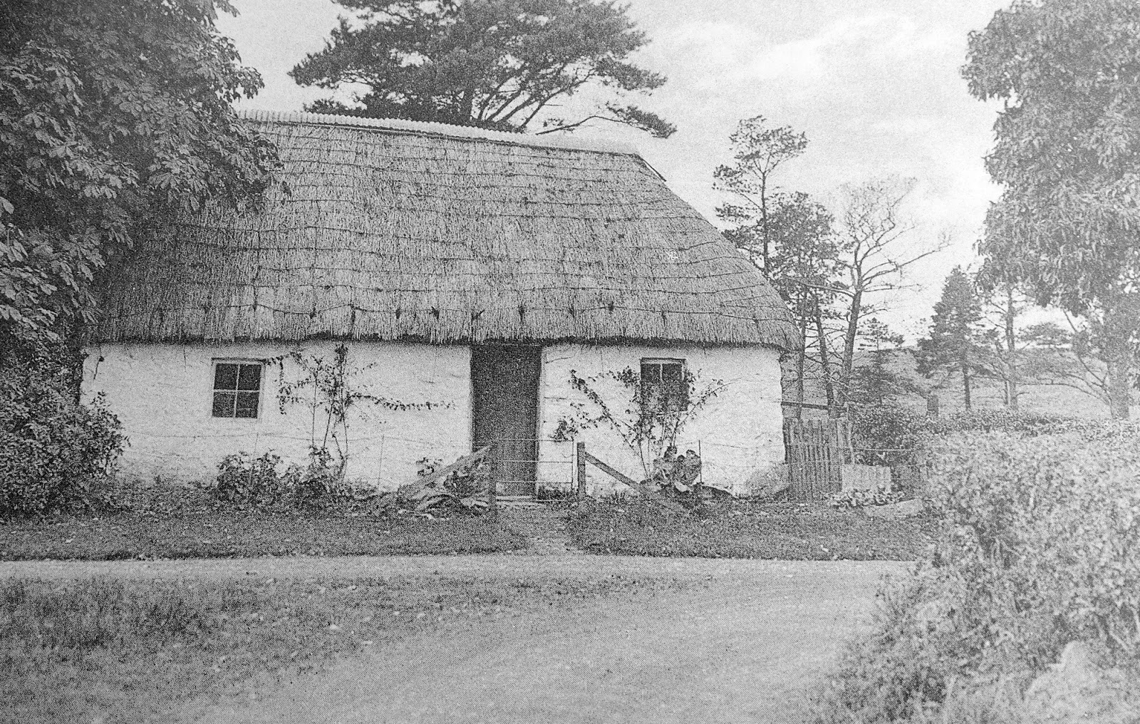 Tour Scotland: Old Photograph Thatched Cottage Balmaclellan Scotland