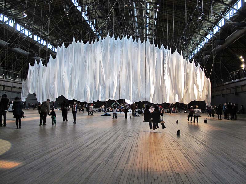 Jennifer Coyne Qudeen: Ann Hamilton's The Event of a Thread