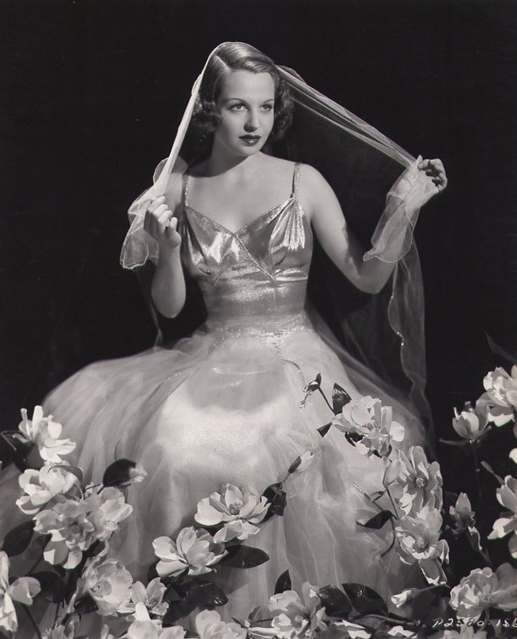 It's The Pictures That Got Small ...: THE MONDAY GLAMOUR 15!