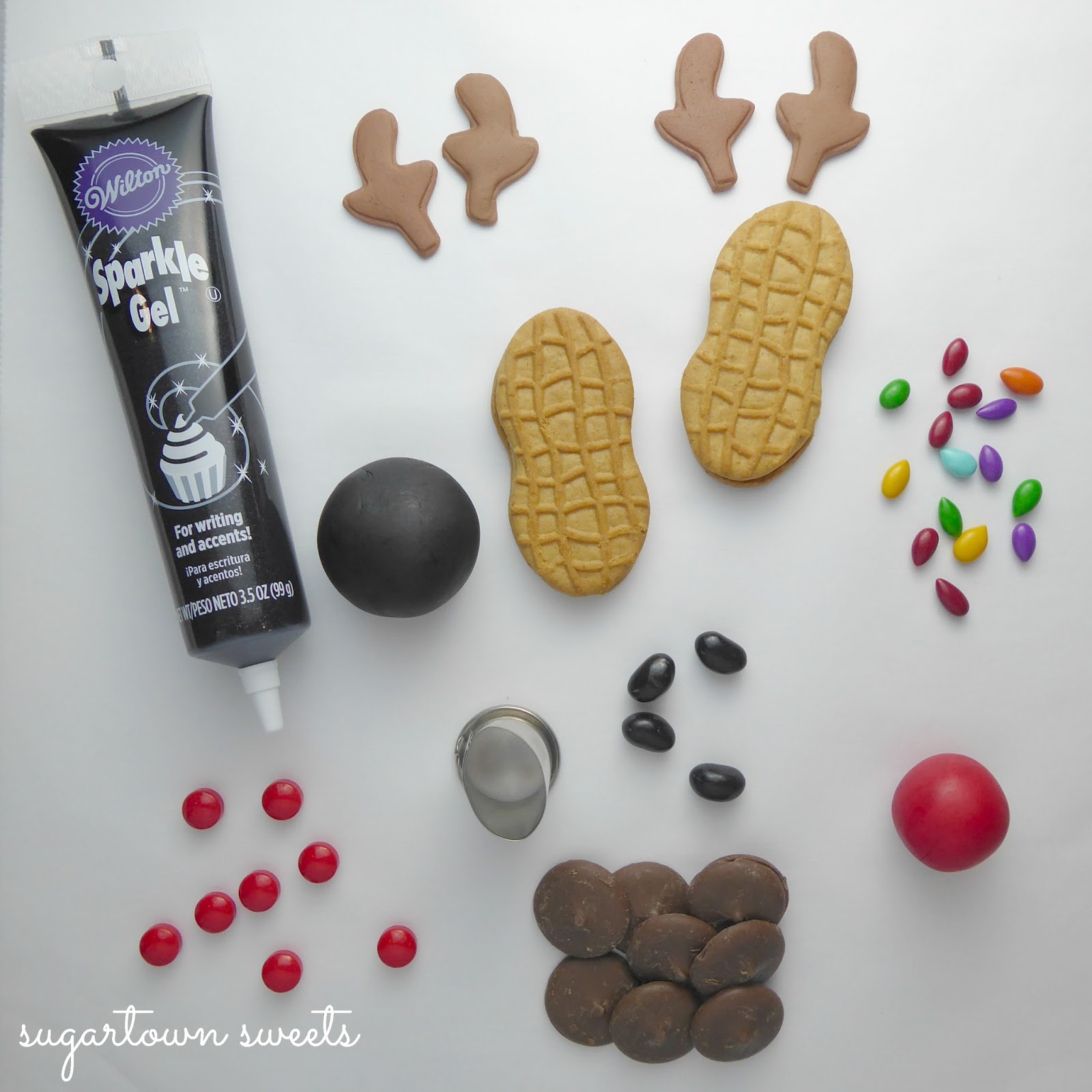Sugartown Sweets: Singing Reindeer Cookies!