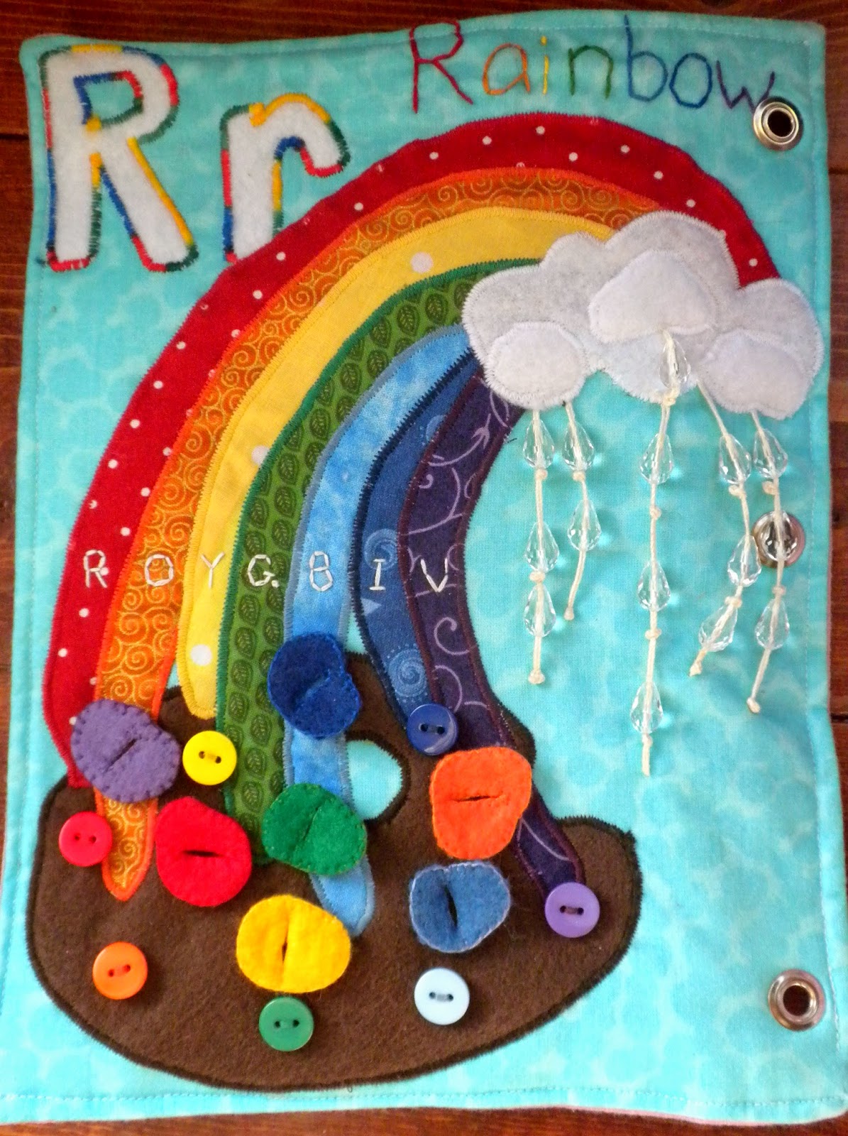 The Adventures of Six Hobbits: Alphabet Quiet Book: R is for Rainbow