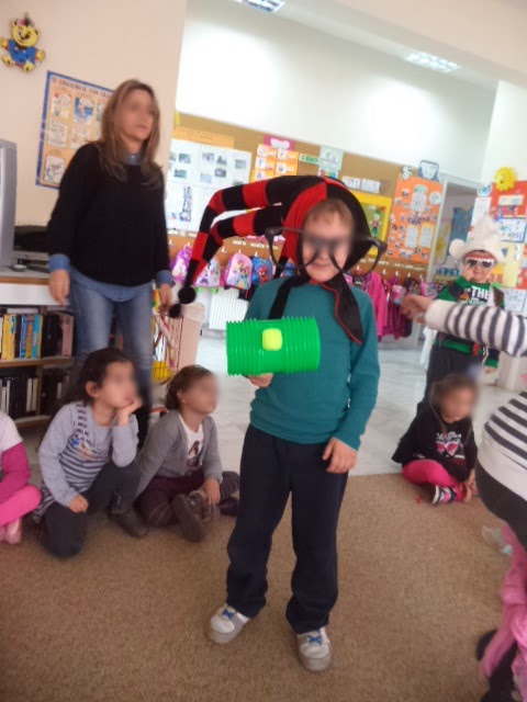 .~~kindergarten teacher ~~ΝΗΠΙΑΓΩΓΟΣ.....ΧΡΩΜΑΤΑ ΚΑΙ ΑΡΩΜΑΤΑ ...