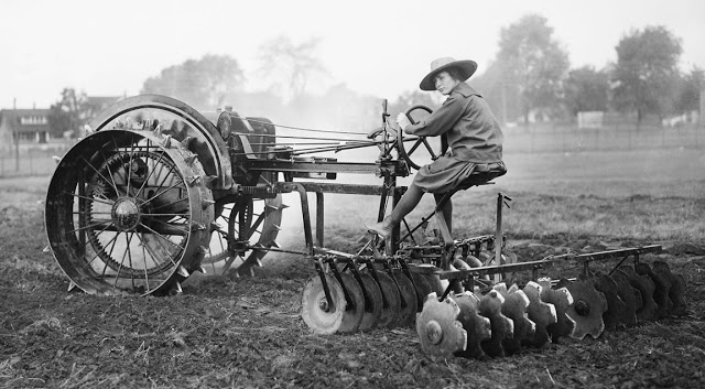 Just A Car Guy: 3 wheeled Ford tractor,. 1917