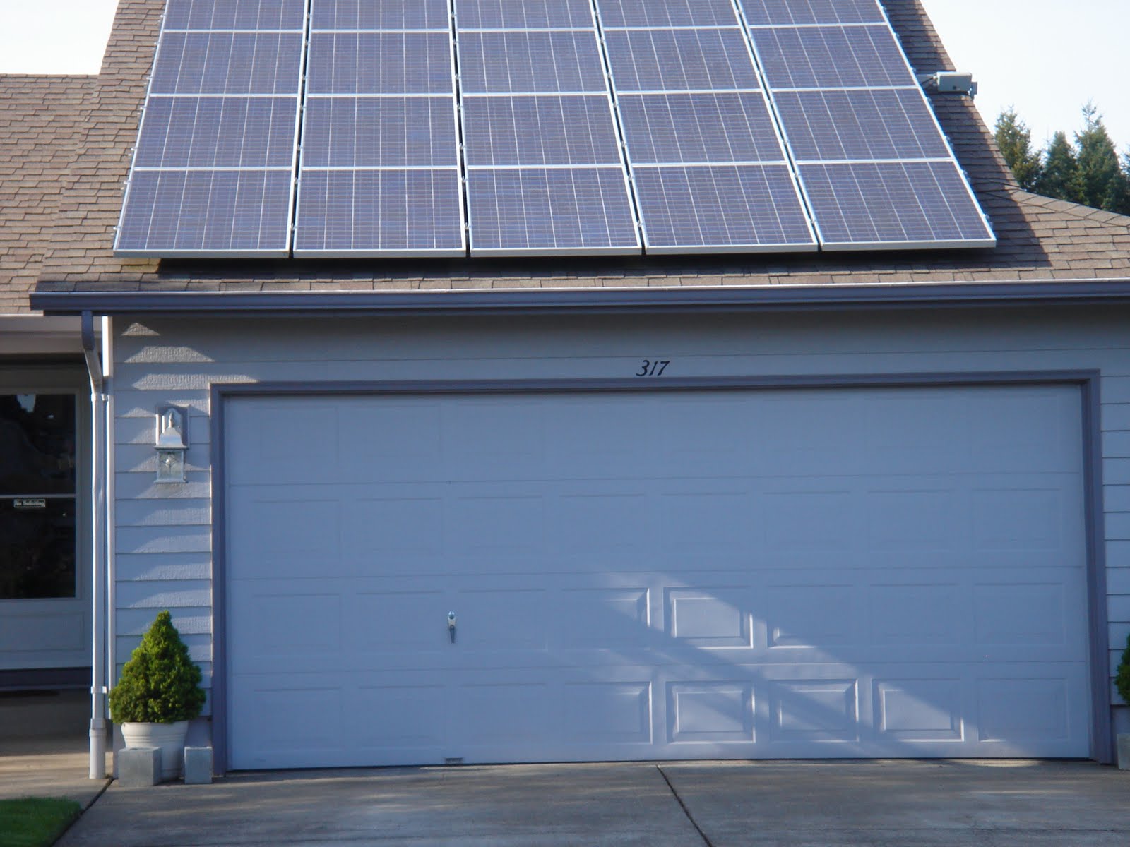 Nanci's backyard farm: Quick solar panel tour