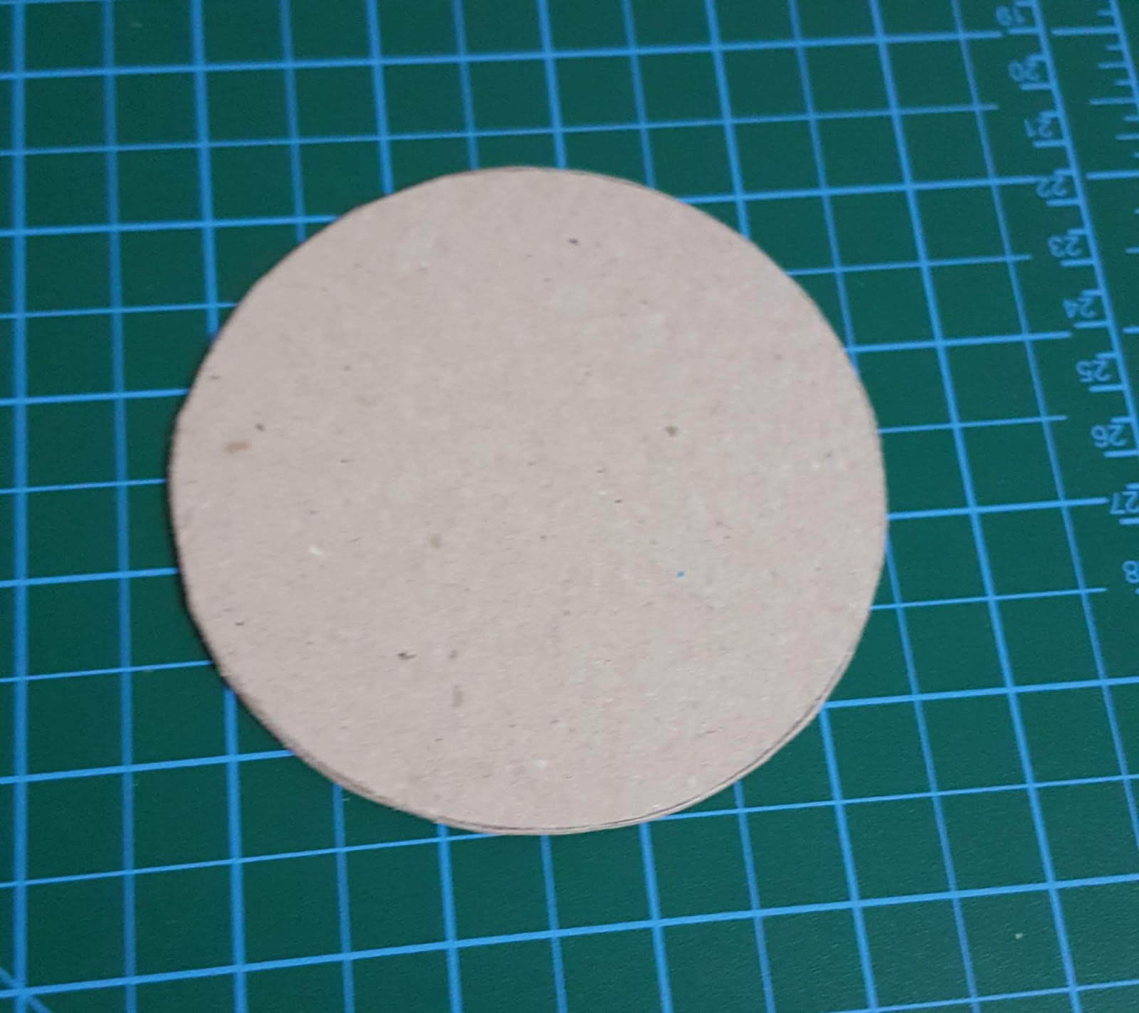 how to make fabric yo-yos: an easy tutorial | All about patchwork and ...