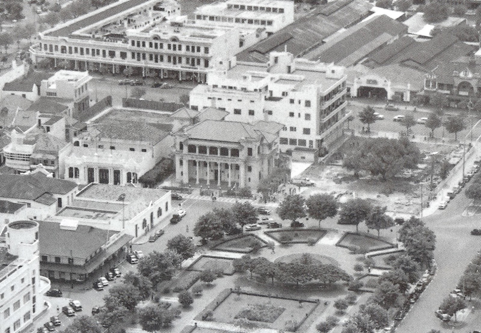 Banco Standard na Rua Consiglieri Pedroso na Baixa de Maputo