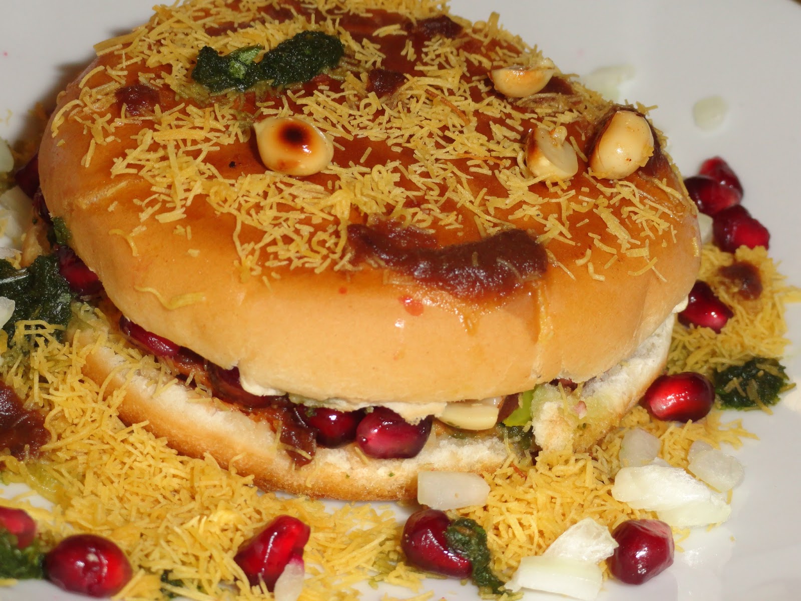 Eat n Eat little More: Dabeli/Kutchi Dabeli/Kachchhi Dabeli