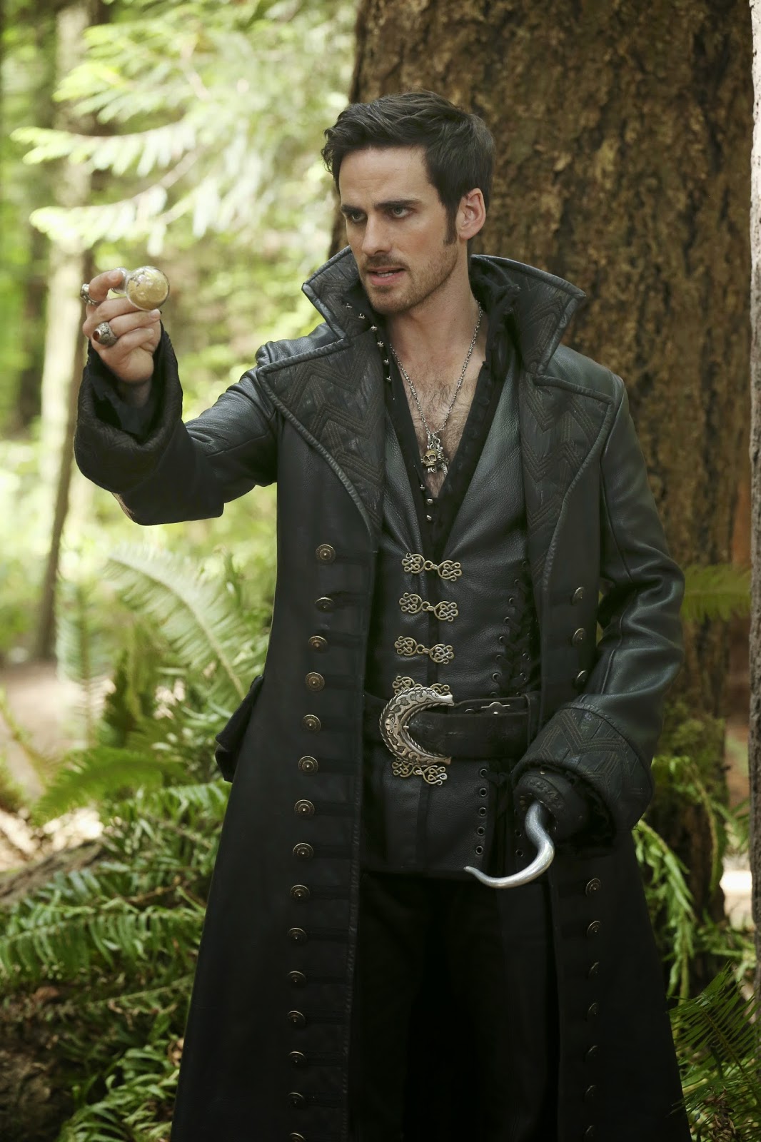 Shirtless Gallery: Colin O'Donoghue - Once Upon A Time 4x03 (hairy chest)