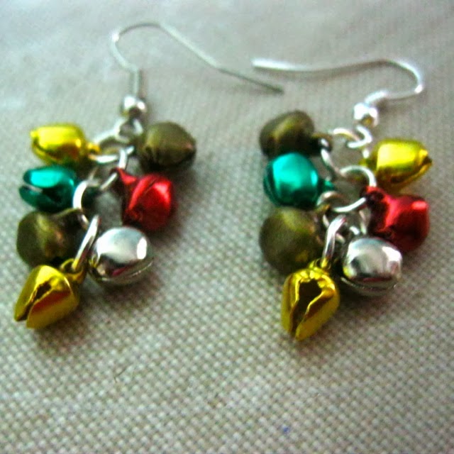 Raziela Designs: FREE Friday Afternoon DIY Project! Jingle Bell Earrings