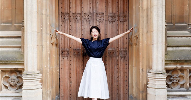 China Entertainment News: Zeng Li poses for photo shoot