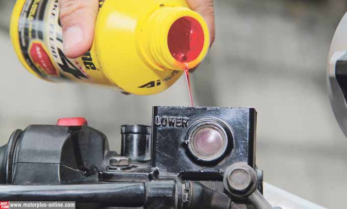 KARYA LASTAMA MOTOR: Tips dan Cara Mengganti Minyak Rem Sepeda Motor