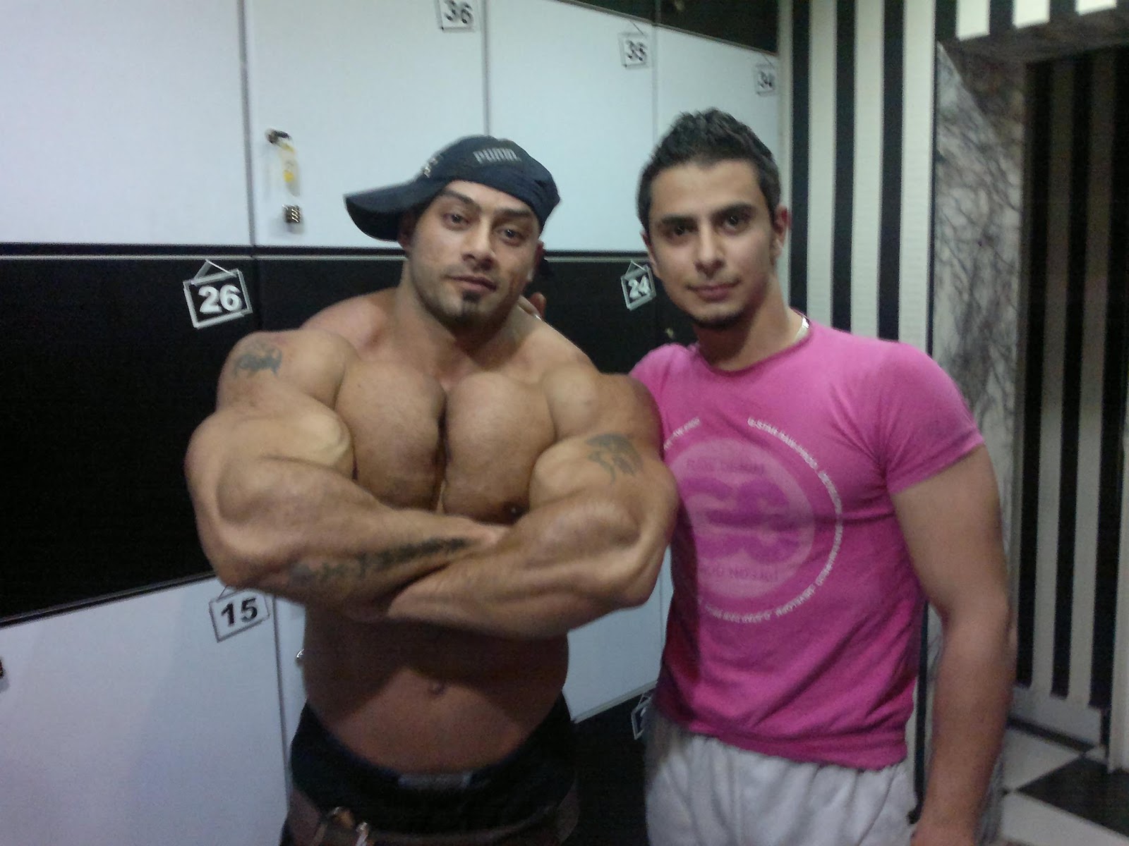 Muscle Lover: Bodybuilders with crossed arms (3)