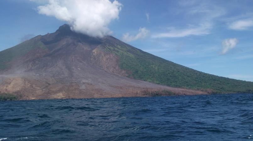 The Big Wobble : Volcano on Manam Island in Bogia, Madang Papua New ...