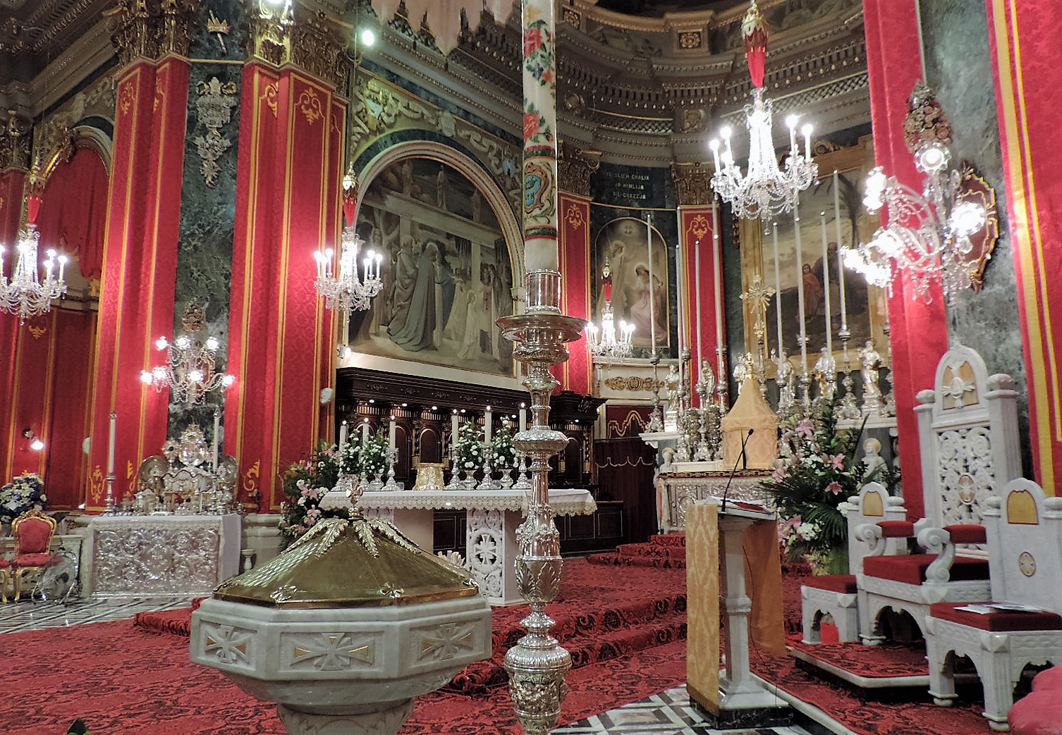 Dun Giljan's Blog: Inside our Maltese churches