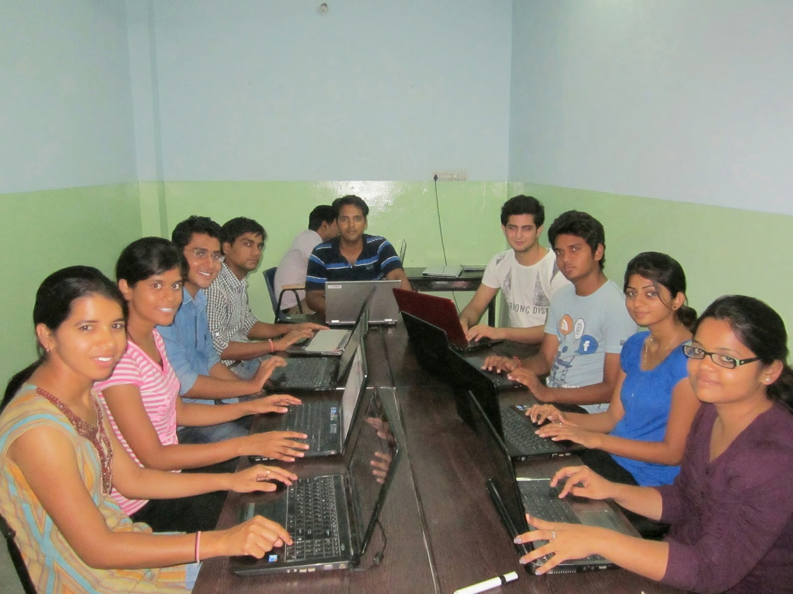 Students’ Performance in Practical Training: Academicians Evaluation