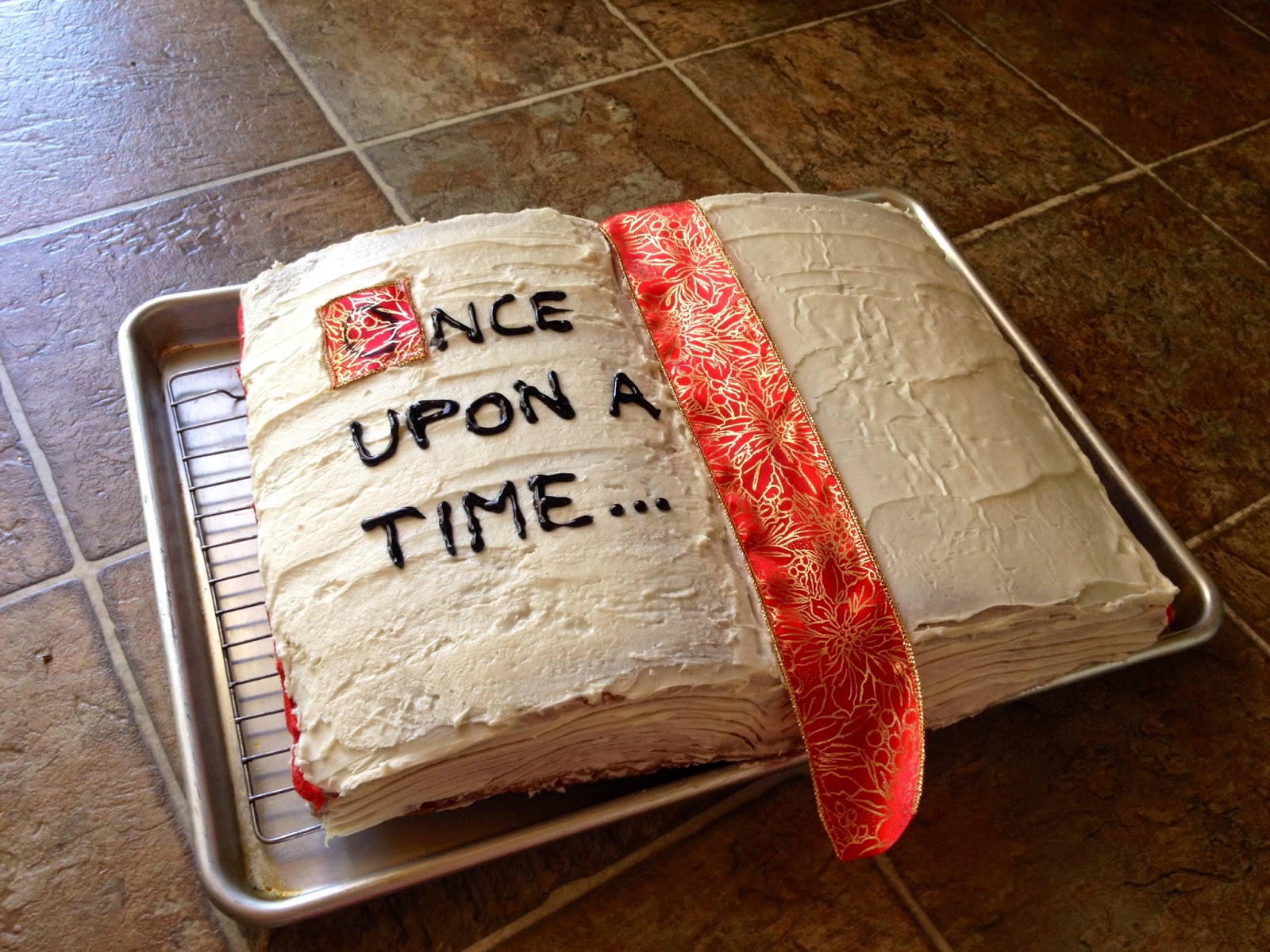 deanna time: Book-Shaped Cake Pan / GoneReading.com GIVEAWAY