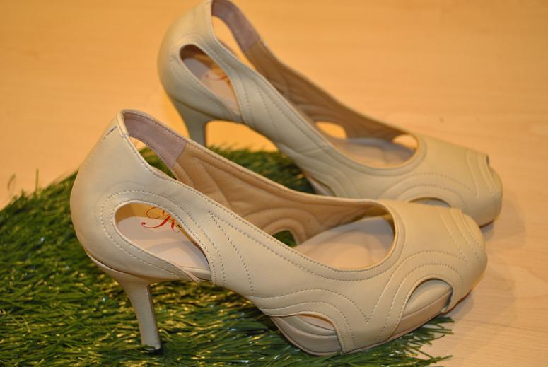 SHAHIDA SHARIFF: New dream... !! KINKY SHOE