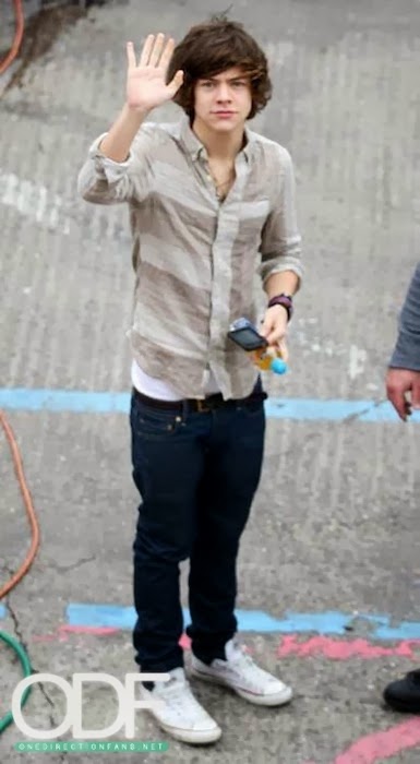 Celeb Saggers: Harry Styles Arriving for Concert