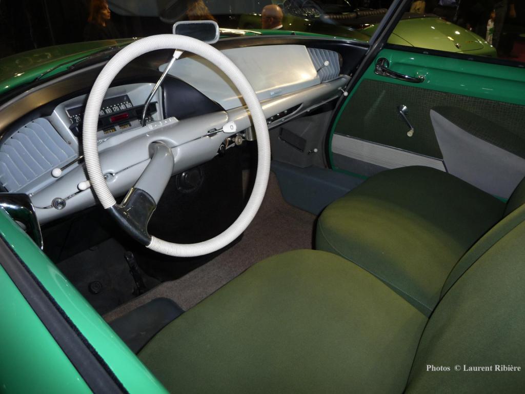 Amicale des Grandes Citroën Hydrauliques: Rétromobile, Paris, février 2013