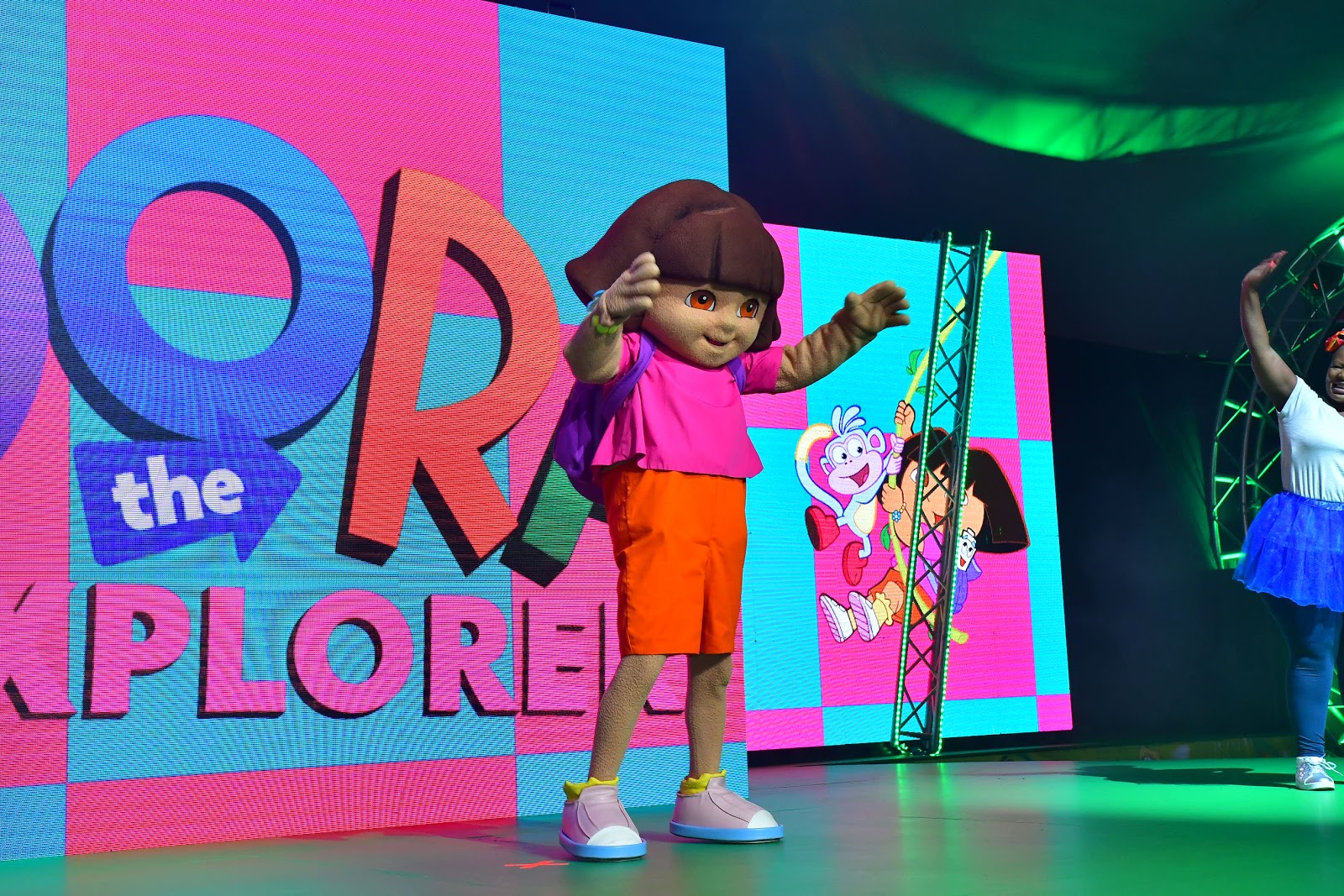 NickALive!: Over 4,000 Children and their Families Attend Nickelodeon ...