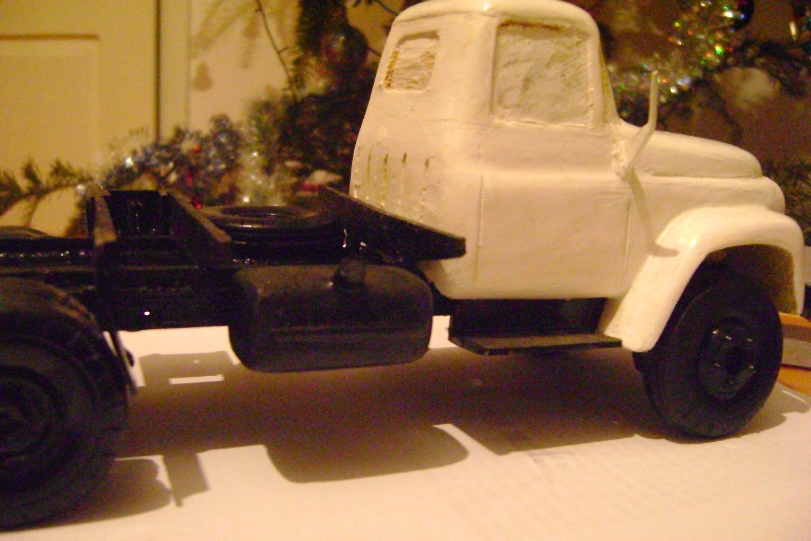 Carpati si Bucegi: Camion SR 113 in lucru(macheta)