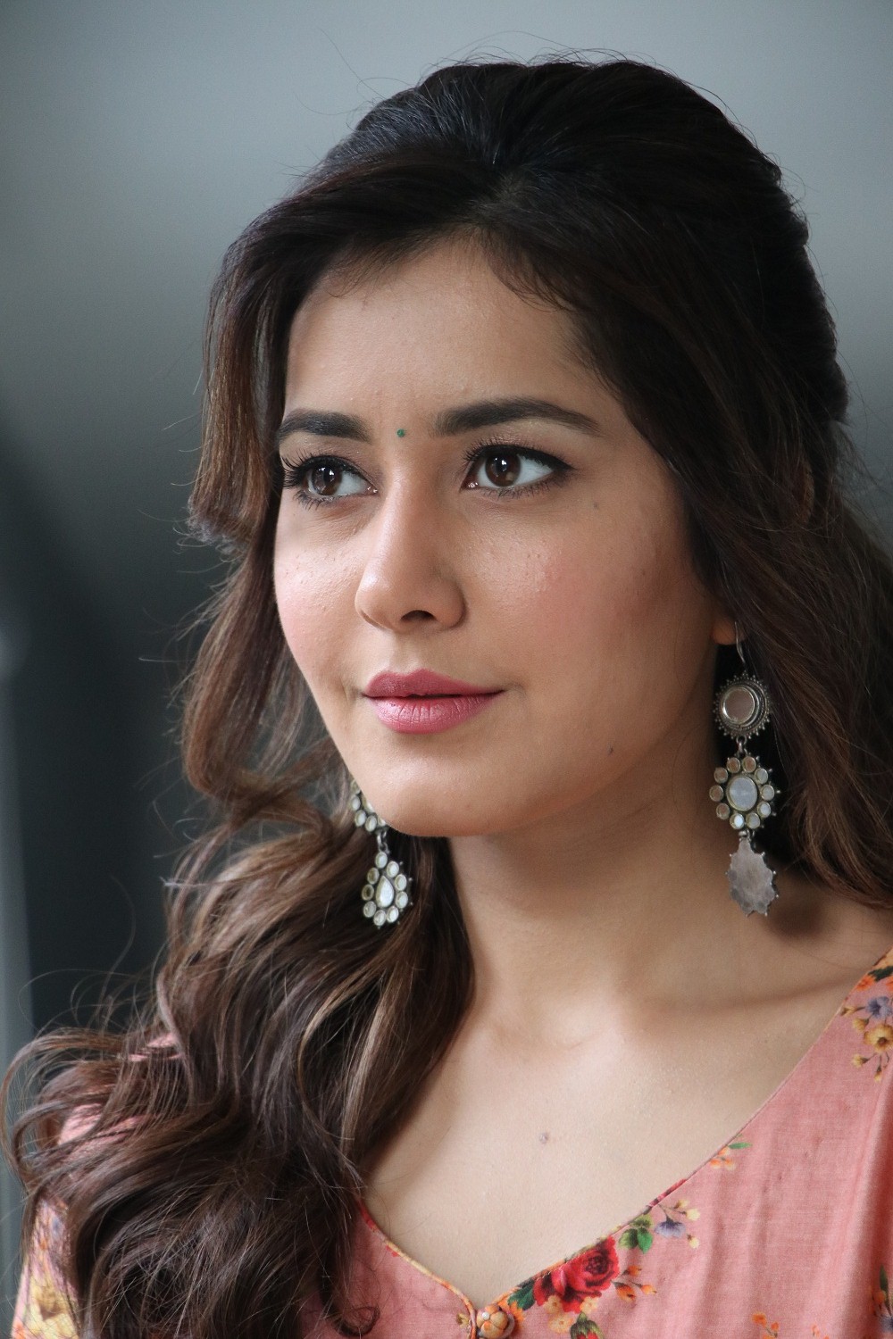 Actress Rashi Khanna Latest New Pictures Gallery