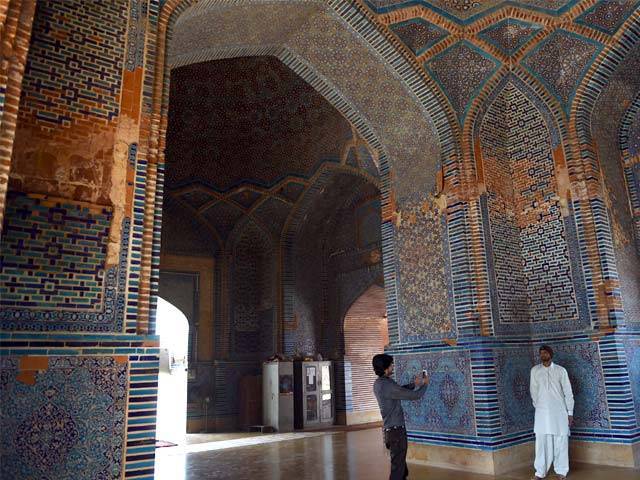 Shahjahan Mosque : Thatta's timeless splendour