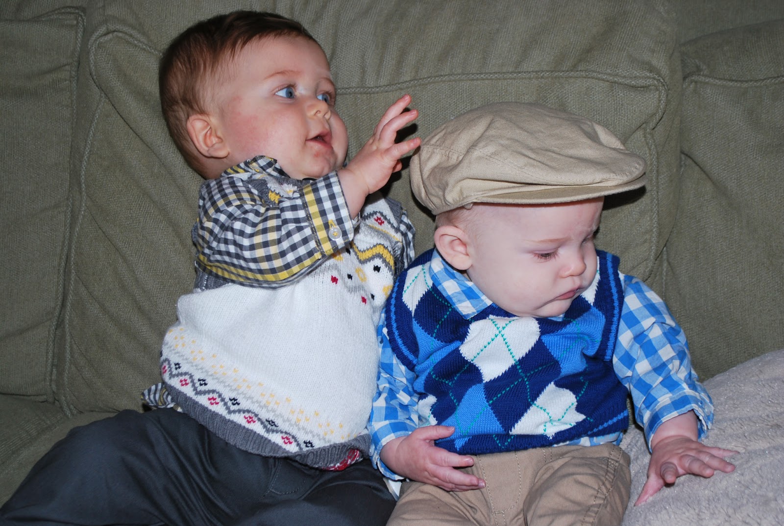 Life in New Hampshire: Noah and Caleb Pictures!!