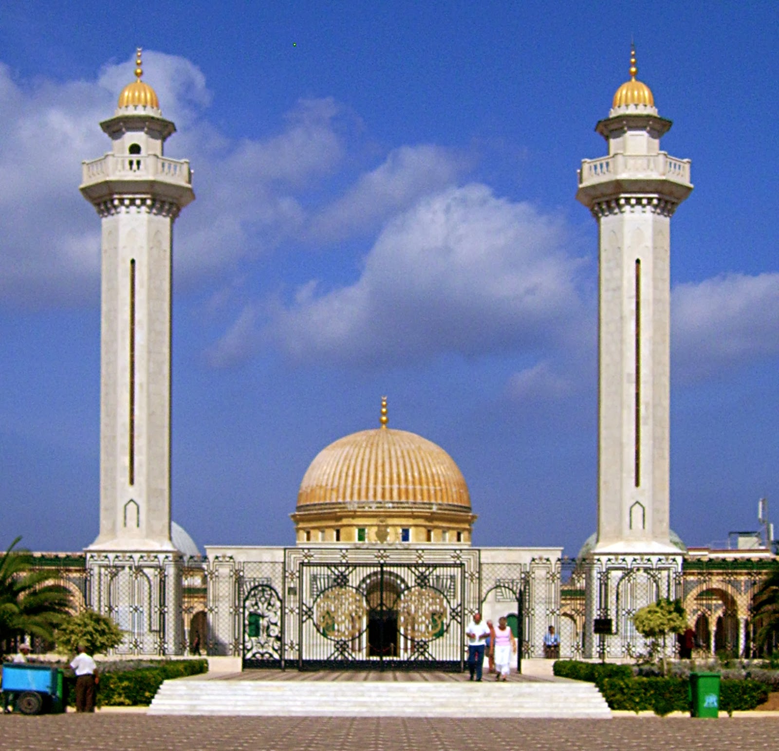 En photo Mausolée Habib Bourguiba Monastir - Tunisie Voyage et Loisir
