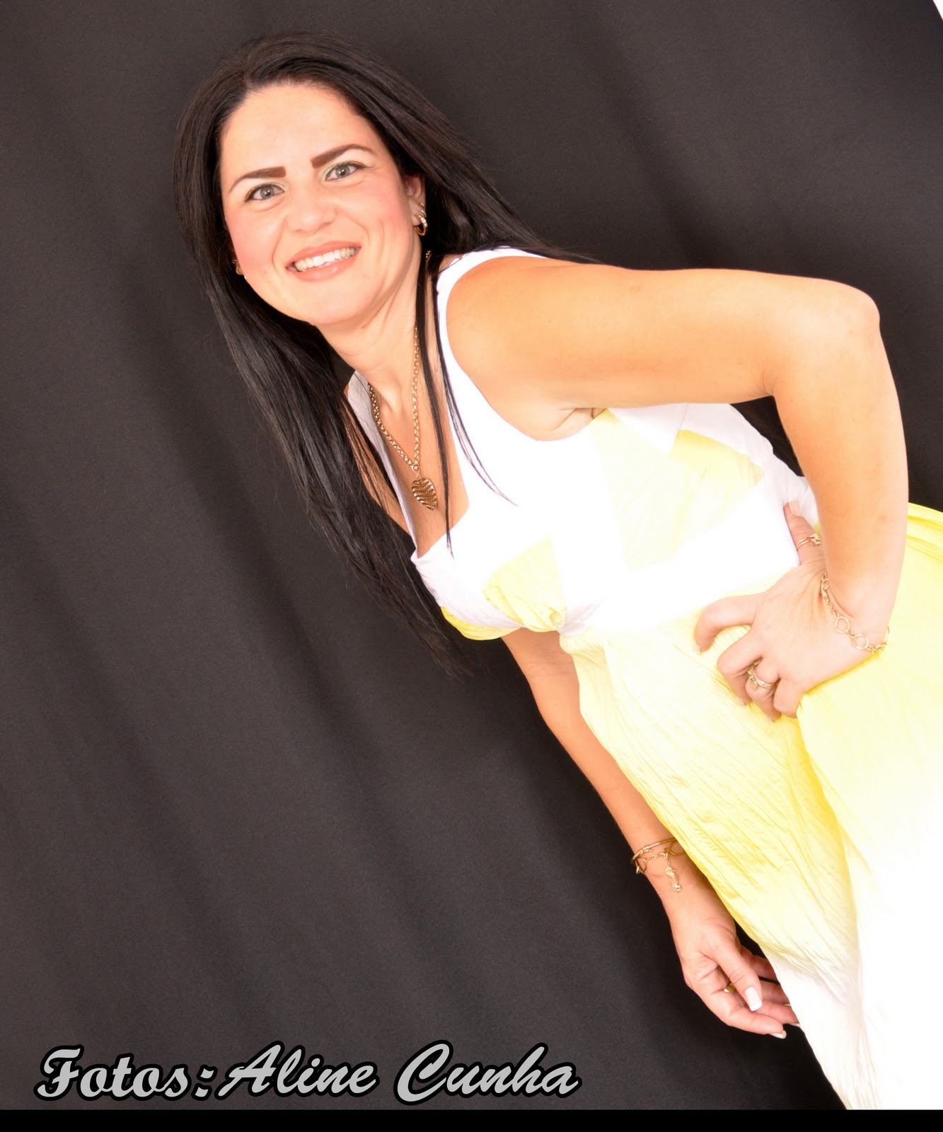 Aline Cunha __ Foto e Vídeo: Book Estúdio