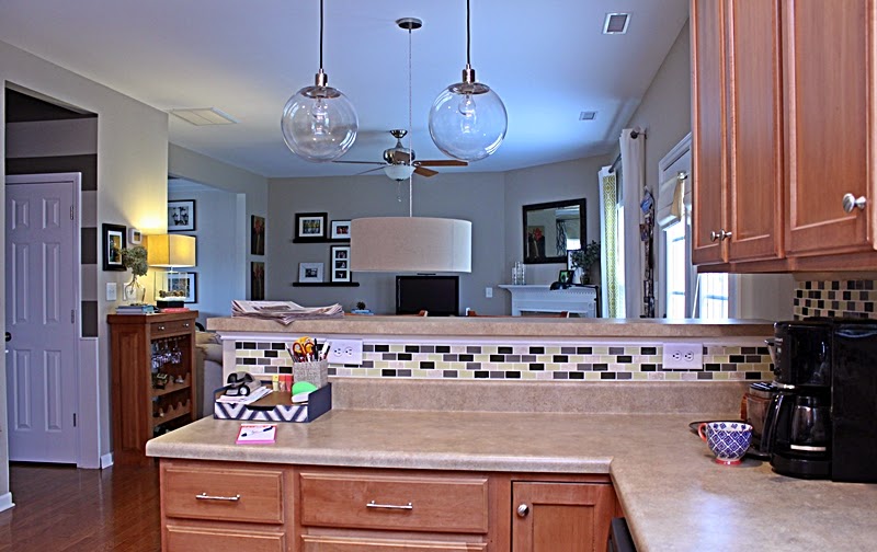 Eat. Sleep. Decorate.: What's On Your....Kitchen Counter?