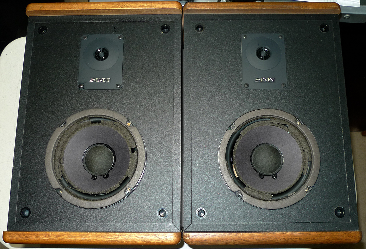 The Robb Collections: Restomoding a pair of Vintage Advent Baby Advent ...