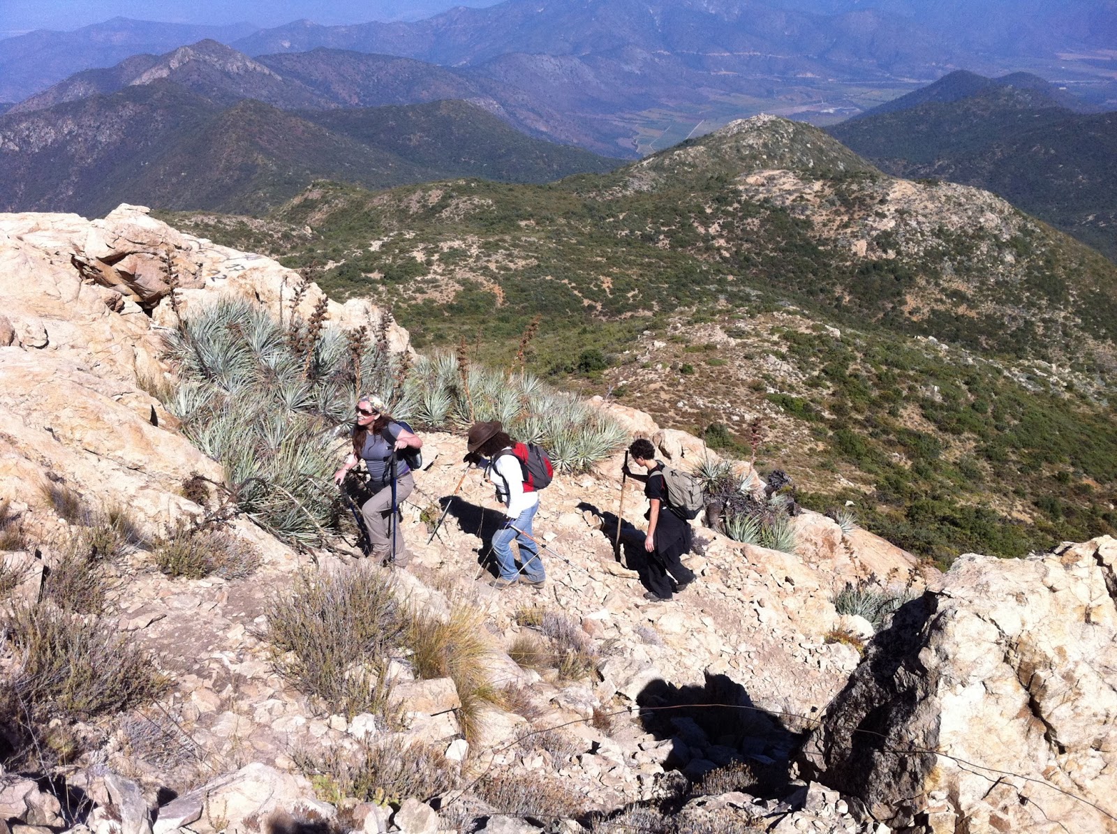 enviajevoy.blogspot.cl...: Cerro el Mauco.