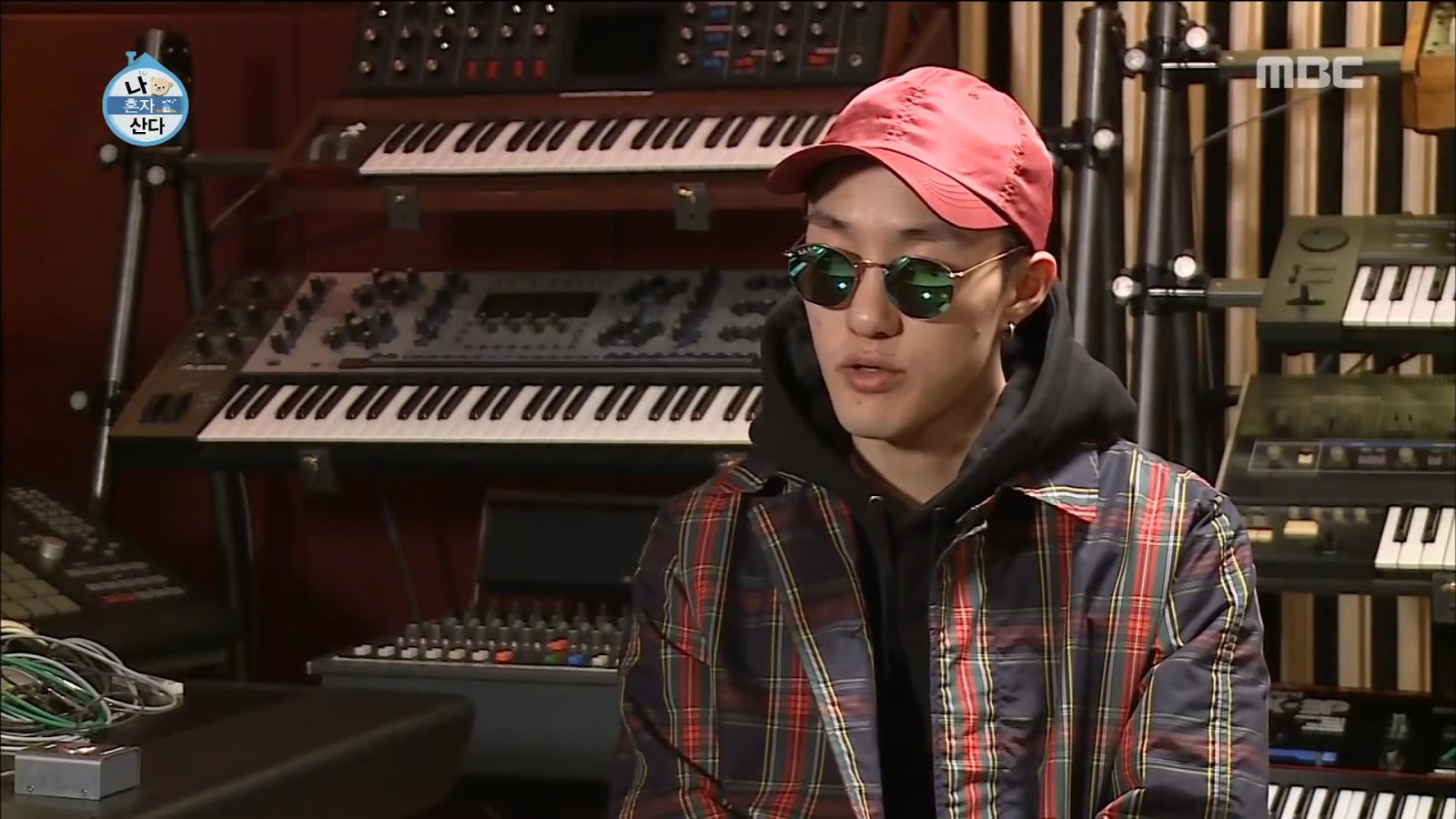 Teddy、Zion.T所屬代表廠牌 The Black Label公司內部首度公開 - 櫻花泡菜