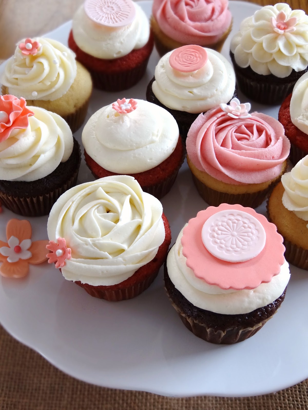 Libby's Cupcakes Etc: Pretty in Pink Cupcake Tasting