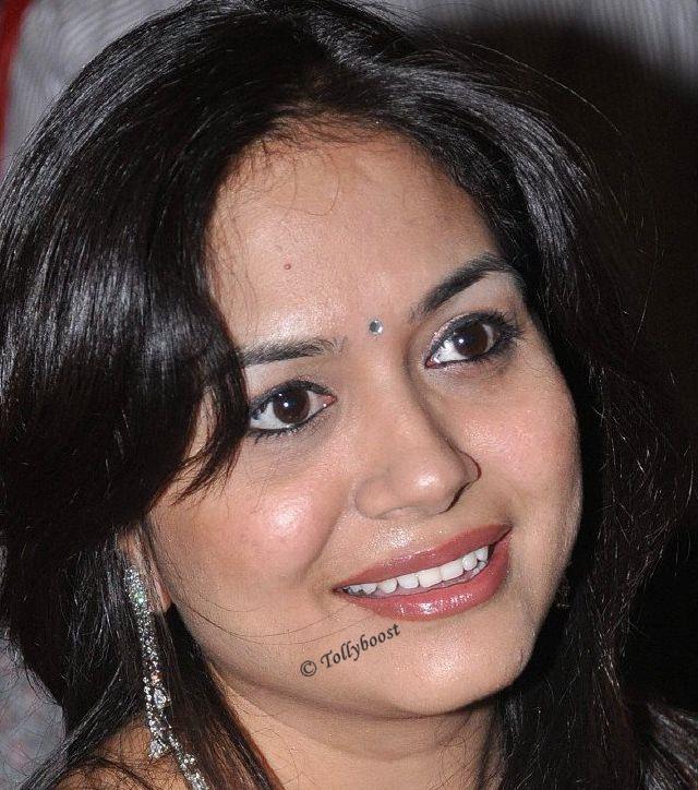 Telugu Singer Sunitha Without Makeup Closeup Face Telugu Actress Singer ...