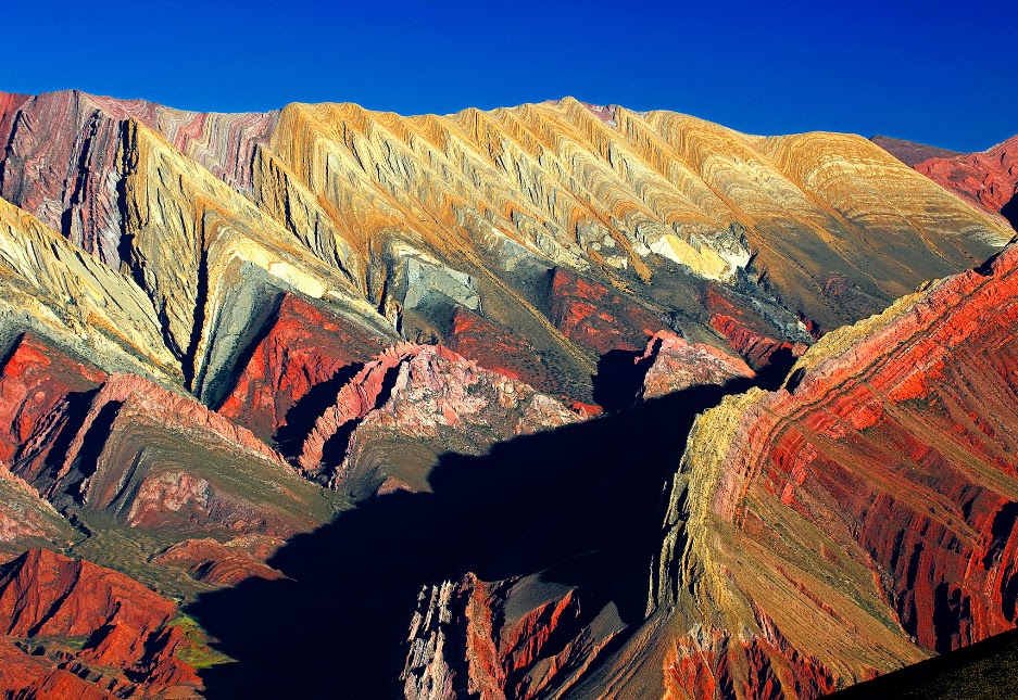 La Quebrada de Humahuaca y sus cerros coloridos