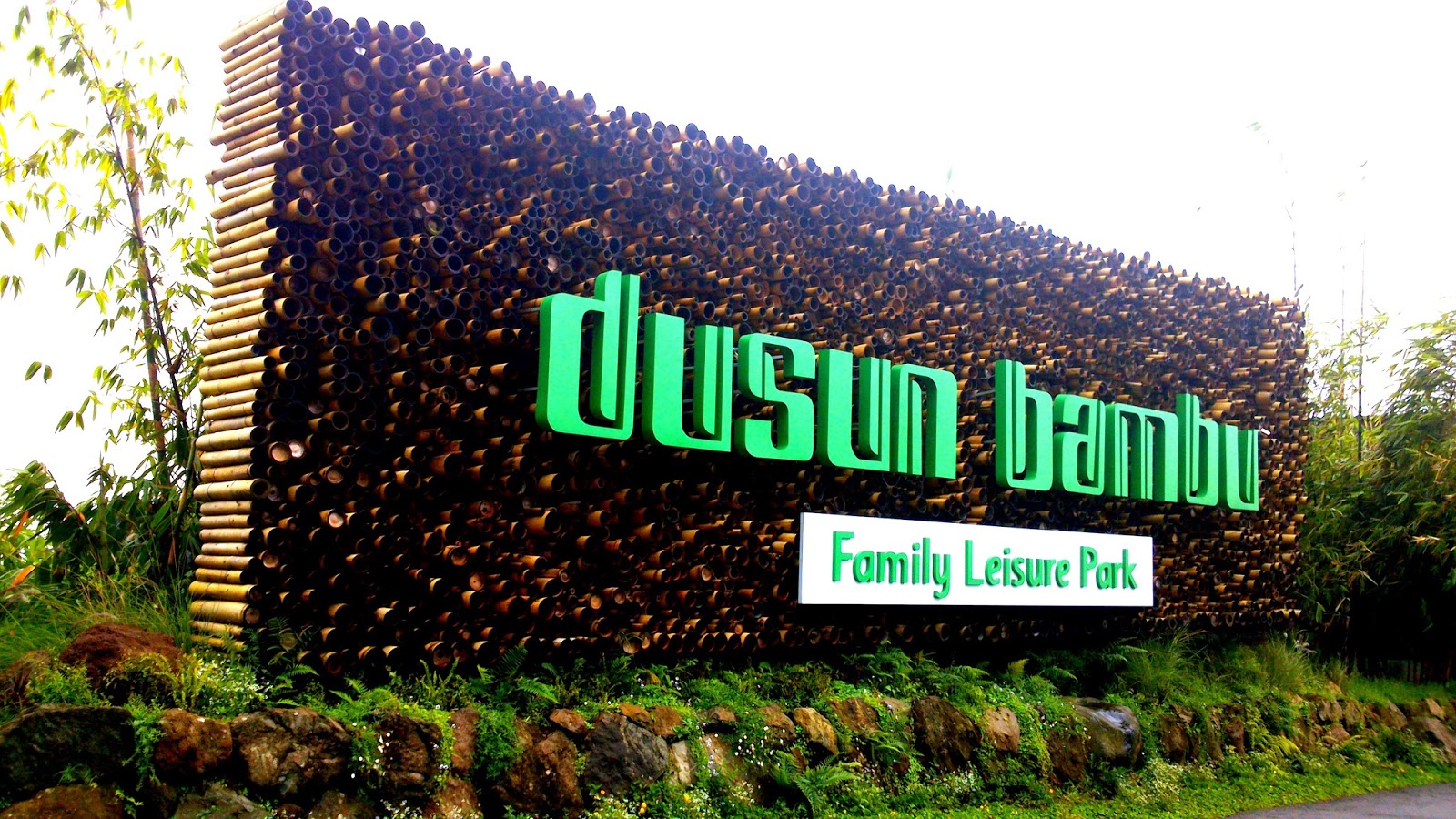Negeri Berjuta Rasa: Dusun Bambu, Panorama Liburan Asyik Keluarga