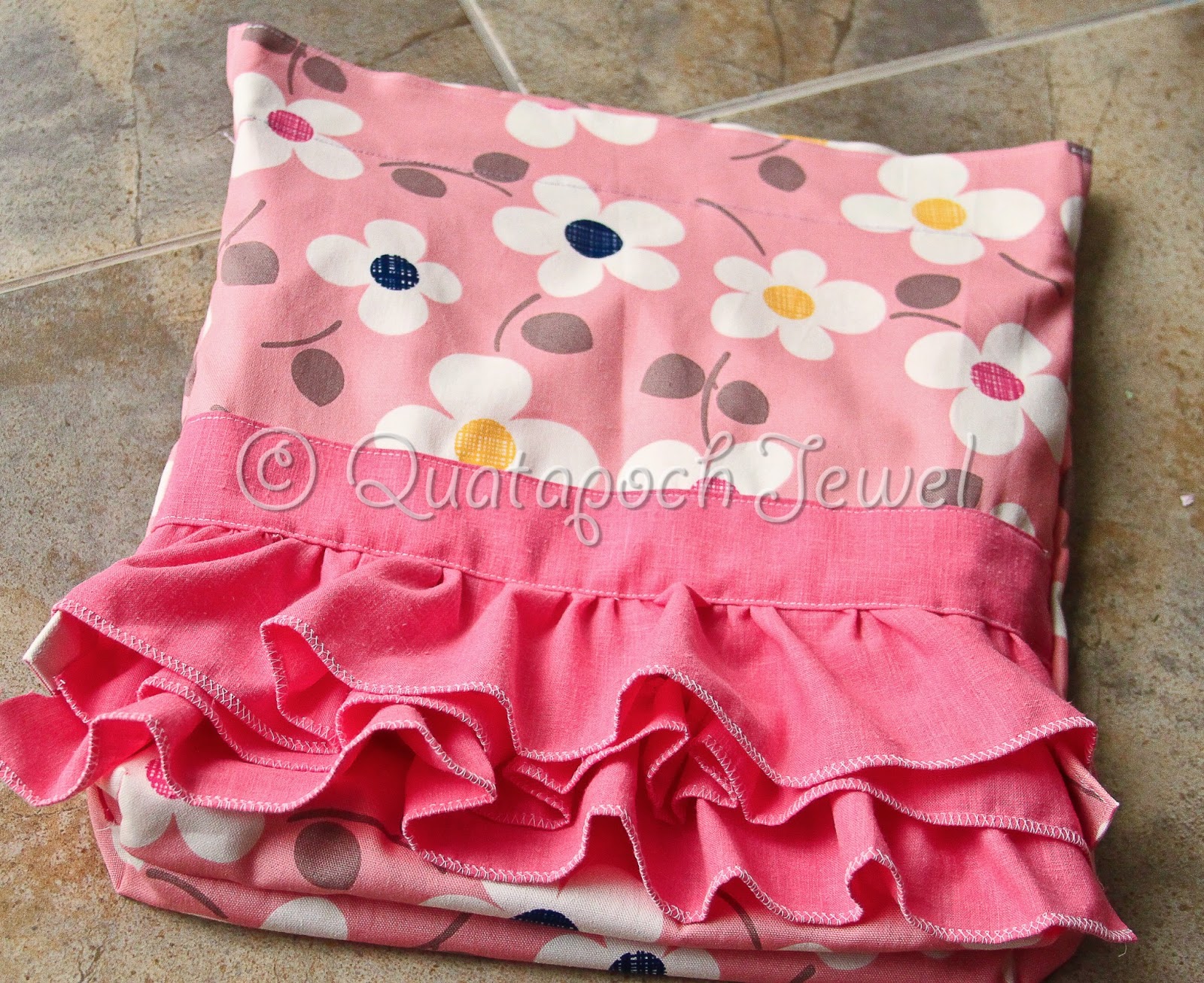 Threads and Pencils: Drawstring Bag and Grommet Tutorial