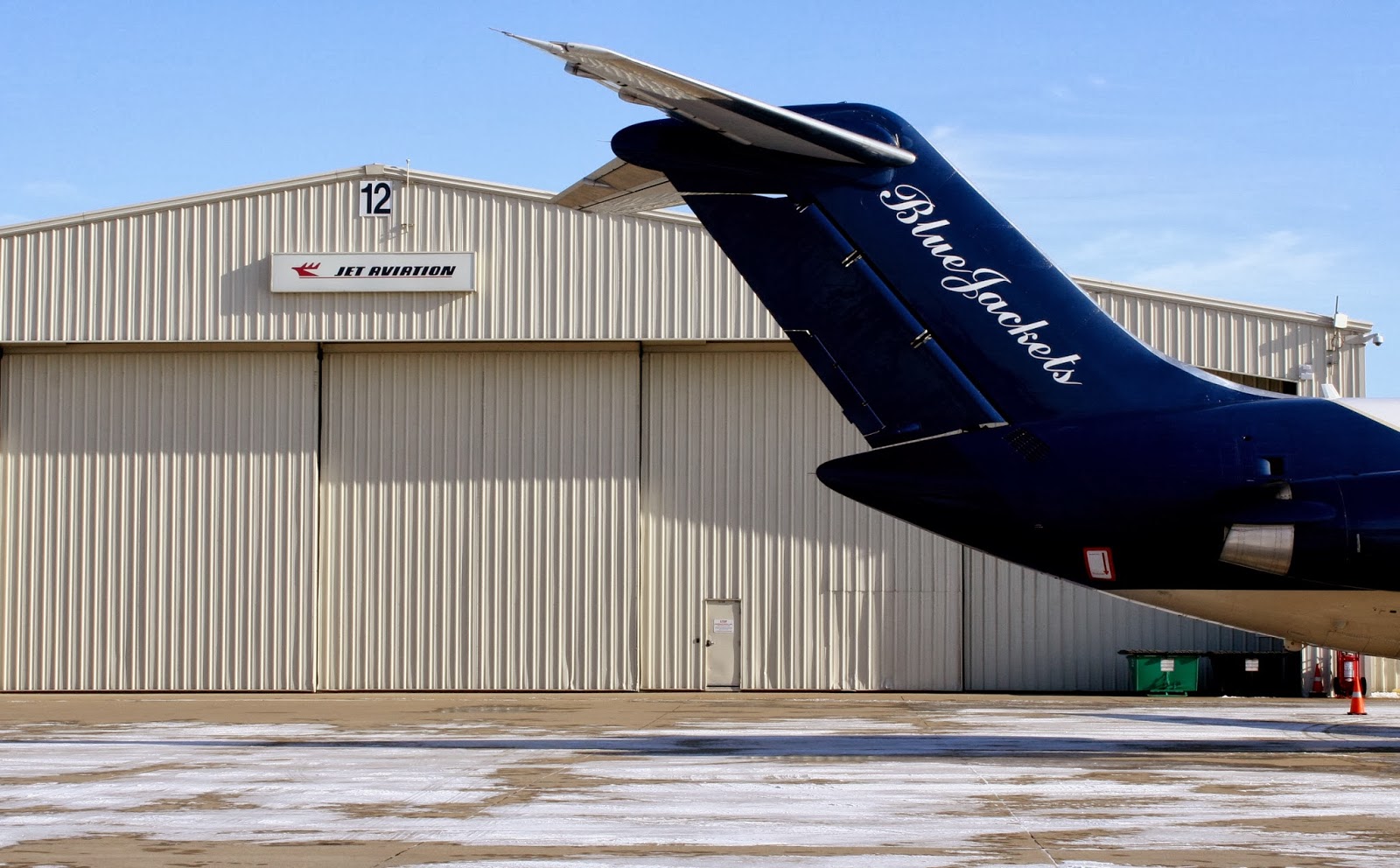 The Aero Experience: Sightings: Columbus Blue Jackets DC-9-32 in St. Louis