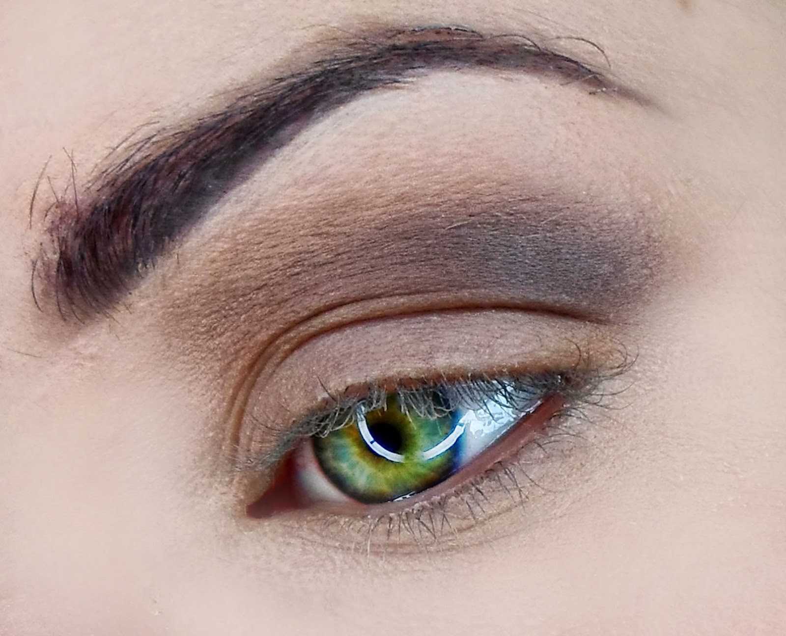 Agata Korneluk - Make Up Artist: Makijaż Red Eye - tutorial