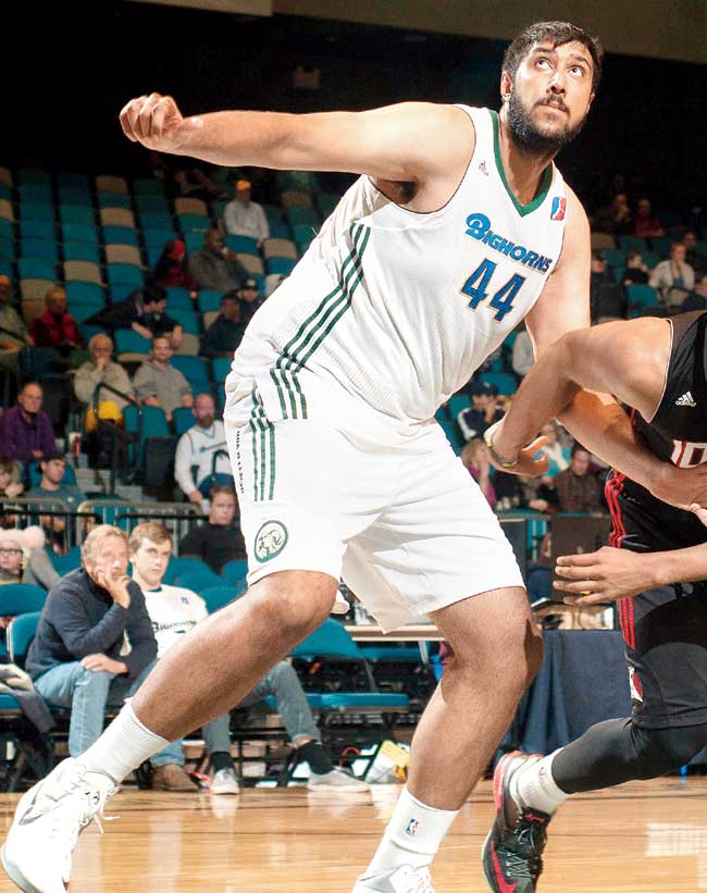 Hoopistani: Sim Bhullar - first Indian-origin player in the NBA ...