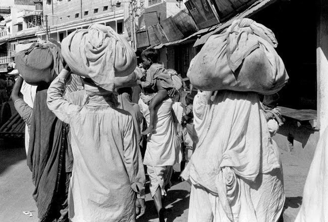 Amazing Black and White Photographs Captured Daily Life of India in the ...