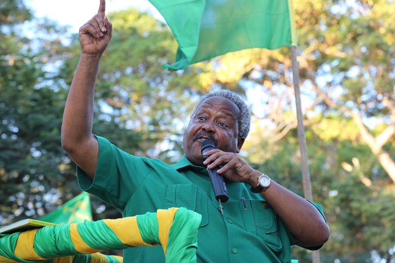 OLE SENDEKA ATIKISA KILWA MASOKO, MKOANI LINDI, MAMIA WAHUDHURIA ...