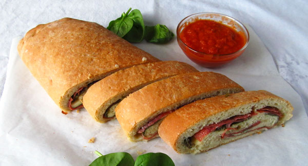 Happy Food Happy Home: Salami, Spinach, and Mozzarella Pizza Roll Happy ...