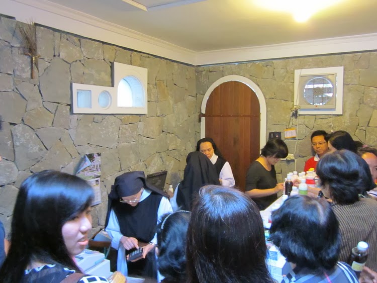 deta bercerita: Kisah Ziarah di Pertapaan Bunda Pemersatu Gedono