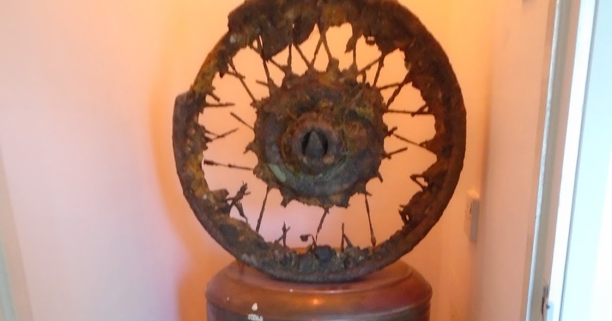 A bad witch's blog: Pagan Eye: Occult Art at Plymouth Labyrinth