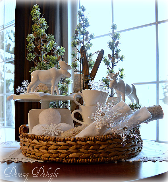 Dining Delight: How to Create Seasonal Displays in a Tray